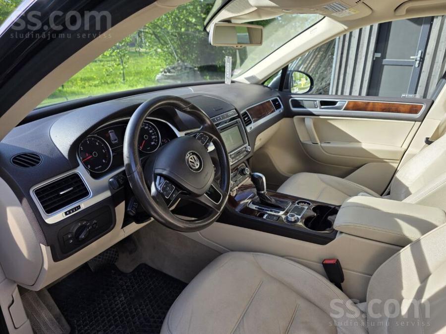 Melns Volkswagen Touareg 2015 Rīga, ar dzinēja tilpumu 3.00 L un nobraukumu 339 tūkst. km par 14790 €, foto 6 vietnē AUTOMOTO.COM.LV