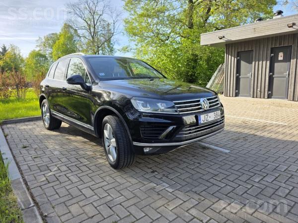 Melns Volkswagen Touareg 2015 Rīga, ar dzinēja tilpumu 3.00 L un nobraukumu 339 tūkst. km par 14790 €, foto 9 vietnē AUTOMOTO.COM.LV