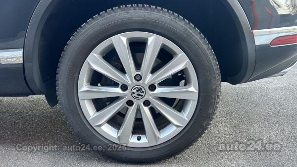 Melns Volkswagen Touareg 2015 Tartu, ar dzinēja tilpumu 4.10 L un nobraukumu 248 tūkst. km par 25000 €, foto 11 vietnē AUTOMOTO.COM.LV