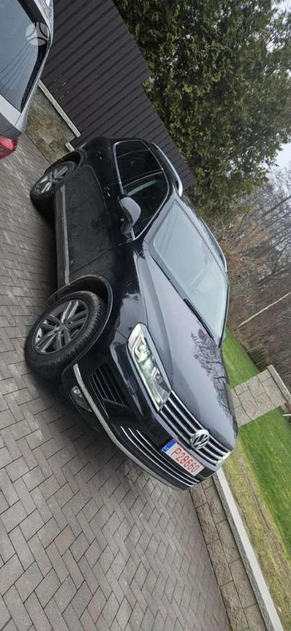 Black Volkswagen Touareg 2015 in Vilnius, with an engine capacity of 3.60 L and mileage of 305 thousand km for 12300 €, photo 2 on AUTOMOTO.COM.LV