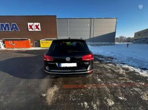 Black Volkswagen Touareg 2015 in Vilnius, with an engine capacity of 2.97 L and mileage of 205 thousand km for 14200 €, photo 2 on AUTOMOTO.COM.LV