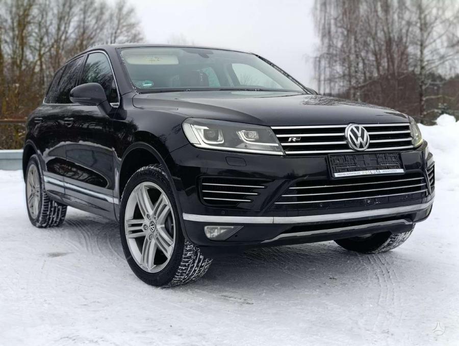 Melns Volkswagen Touareg 2015 Viļņa, ar dzinēja tilpumu 2.97 L un nobraukumu 250 tūkst. km par 15000 €, foto 2 vietnē AUTOMOTO.COM.LV