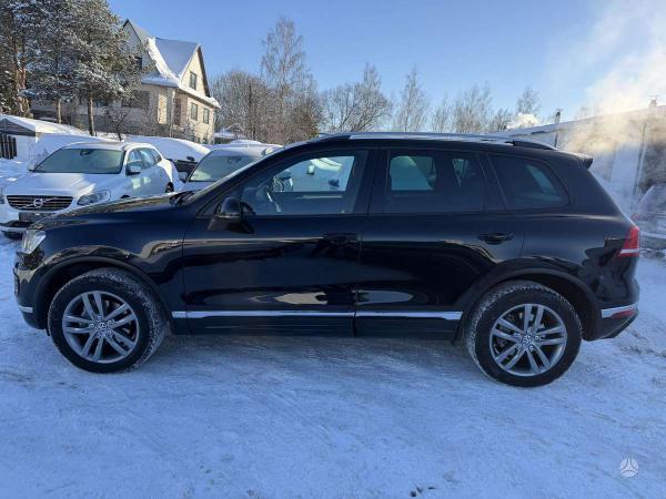 Melns Volkswagen Touareg 2015 Utena, ar dzinēja tilpumu 2.97 L un nobraukumu 270 tūkst. km par 15500 €, foto 5 vietnē AUTOMOTO.COM.LV