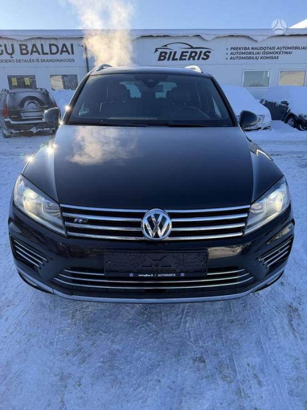 Melns Volkswagen Touareg 2015 Utena, ar dzinēja tilpumu 2.97 L un nobraukumu 270 tūkst. km par 15500 €, foto 7 vietnē AUTOMOTO.COM.LV