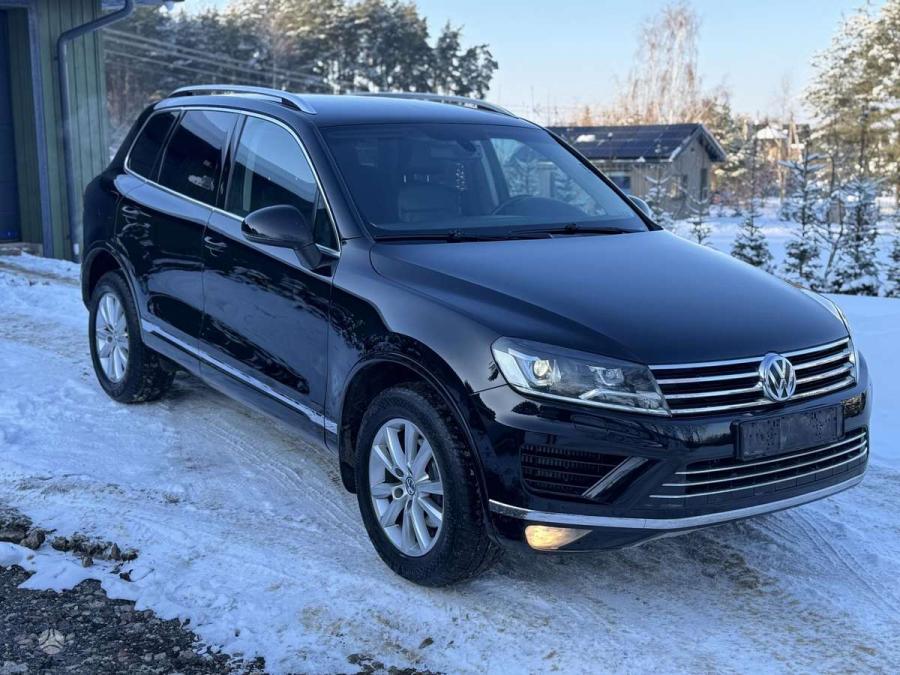 Melns Volkswagen Touareg 2015 Elektrėnai, ar dzinēja tilpumu 3.00 L un nobraukumu 255 tūkst. km par 13999 €, foto 2 vietnē AUTOMOTO.COM.LV