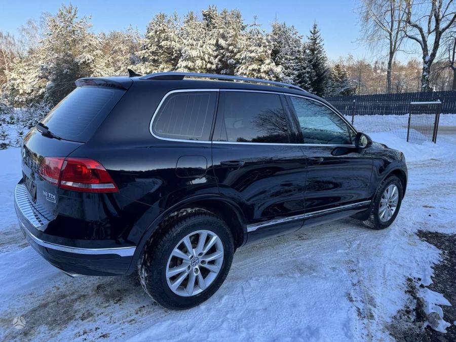 Melns Volkswagen Touareg 2015 Elektrėnai, ar dzinēja tilpumu 3.00 L un nobraukumu 255 tūkst. km par 13999 €, foto 4 vietnē AUTOMOTO.COM.LV