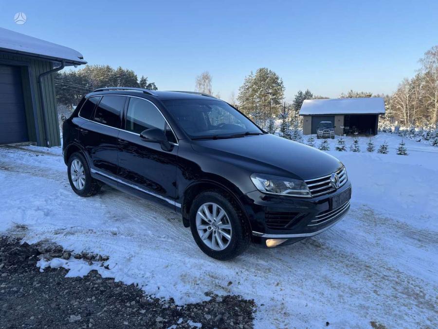 Melns Volkswagen Touareg 2015 Elektrėnai, ar dzinēja tilpumu 3.00 L un nobraukumu 255 tūkst. km par 13999 €, foto 8 vietnē AUTOMOTO.COM.LV