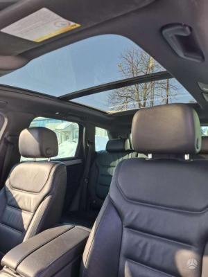 Black Volkswagen Touareg 2015 in Siauliai, with an engine capacity of 3.60 L and mileage of 225 thousand km for 13500 €, photo 15 on AUTOMOTO.COM.LV