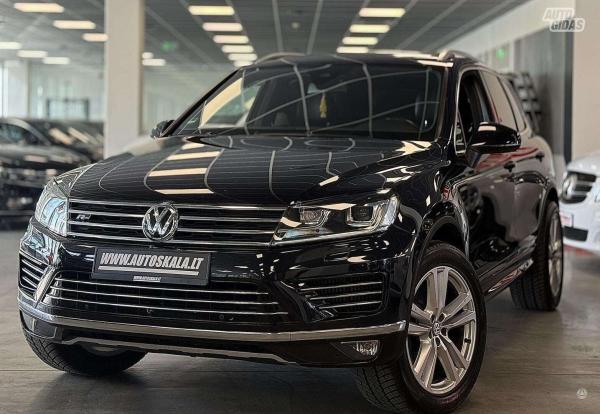 Melns Volkswagen Touareg 2015 Klaipėda, ar dzinēja tilpumu 4.10 L un nobraukumu 311 tūkst. km par 17950 €, foto 1 vietnē AUTOMOTO.COM.LV