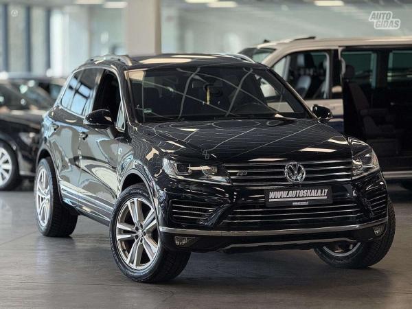 Melns Volkswagen Touareg 2015 Klaipėda, ar dzinēja tilpumu 4.10 L un nobraukumu 311 tūkst. km par 17950 €, foto 4 vietnē AUTOMOTO.COM.LV