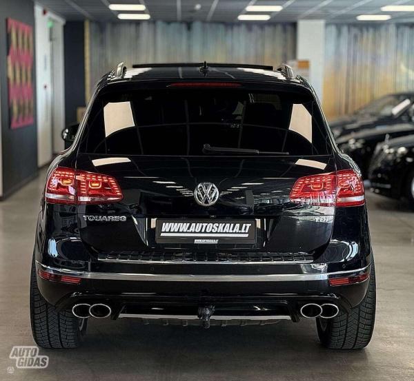 Melns Volkswagen Touareg 2015 Klaipėda, ar dzinēja tilpumu 4.10 L un nobraukumu 311 tūkst. km par 17950 €, foto 6 vietnē AUTOMOTO.COM.LV