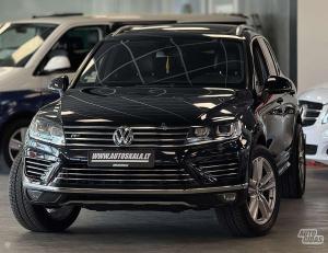 Black Volkswagen Touareg 2015 in Klaipeda, with an engine capacity of 4.10 L and mileage of 311 thousand km for 17950 €, photo 27 on AUTOMOTO.COM.LV