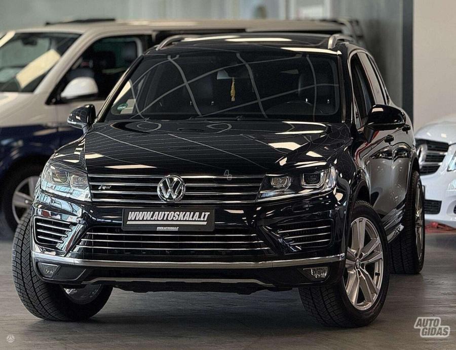 Black Volkswagen Touareg 2015 in Klaipeda, with an engine capacity of 4.10 L and mileage of 311 thousand km for 17950 €, photo 27 on AUTOMOTO.COM.LV