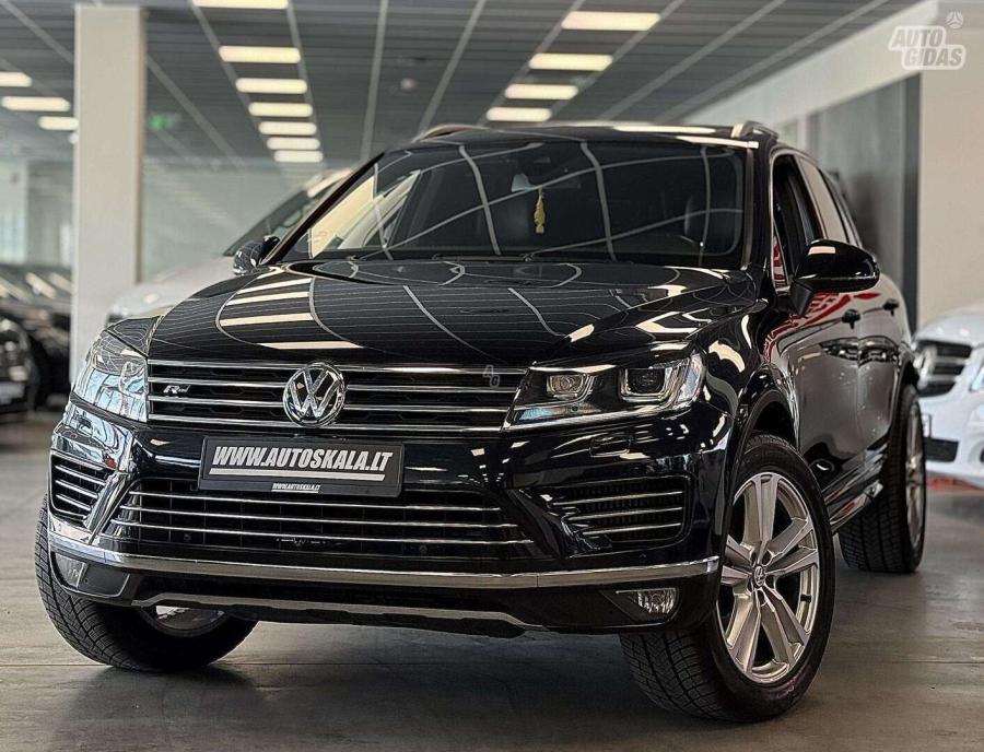 Black Volkswagen Touareg 2015 in Klaipeda, with an engine capacity of 4.10 L and mileage of 311 thousand km for 17950 €, photo 33 on AUTOMOTO.COM.LV