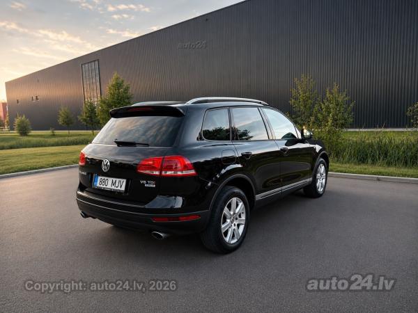 Melns Volkswagen Touareg 2015 Tallina, ar dzinēja tilpumu 3.00 L un nobraukumu 295 tūkst. km par 13500 €, foto 4 vietnē AUTOMOTO.COM.LV
