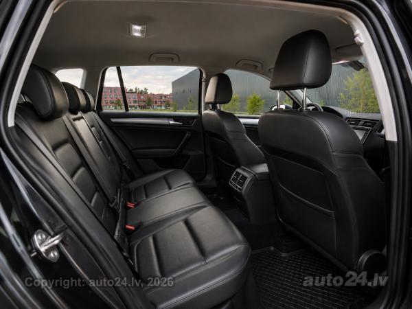 Black Volkswagen Touareg 2015 in Tallinn, with an engine capacity of 3.00 L and mileage of 295 thousand km for 13500 €, photo 7 on AUTOMOTO.COM.LV