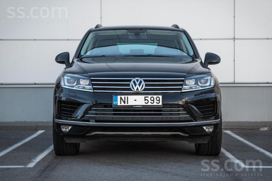 Black Volkswagen Touareg 2015 in Riga, with an engine capacity of 3.00 L and mileage of 0 thousand km for 13990 €, photo 3 on AUTOMOTO.COM.LV