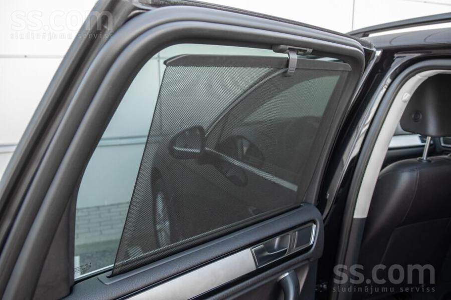 Black Volkswagen Touareg 2015 in Riga, with an engine capacity of 3.00 L and mileage of 0 thousand km for 13990 €, photo 12 on AUTOMOTO.COM.LV