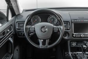 Black Volkswagen Touareg 2015 in Riga, with an engine capacity of 3.00 L and mileage of 0 thousand km for 13990 €, photo 19 on AUTOMOTO.COM.LV