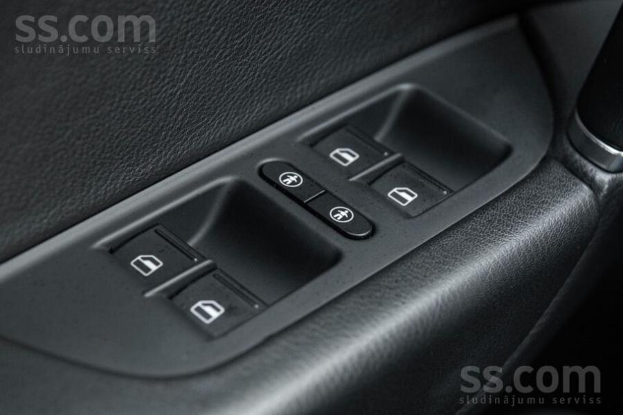 Black Volkswagen Touareg 2015 in Riga, with an engine capacity of 3.00 L and mileage of 0 thousand km for 13990 €, photo 29 on AUTOMOTO.COM.LV