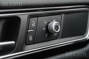 Black Volkswagen Touareg 2015 in Riga, with an engine capacity of 3.00 L and mileage of 0 thousand km for 13990 €, photo 30 on AUTOMOTO.COM.LV