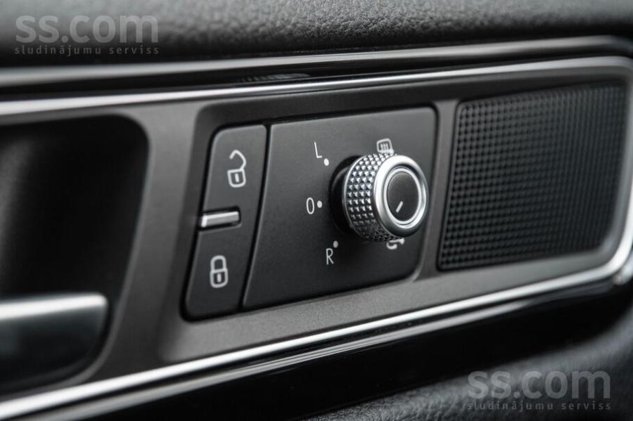 Black Volkswagen Touareg 2015 in Riga, with an engine capacity of 3.00 L and mileage of 0 thousand km for 13990 €, photo 30 on AUTOMOTO.COM.LV