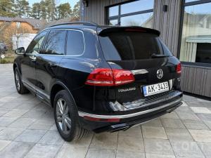Melns Volkswagen Touareg 2015 Jūrmala, ar dzinēja tilpumu 3.00 L un nobraukumu 249 tūkst. km par 15996 €, foto 5 vietnē AUTOMOTO.COM.LV