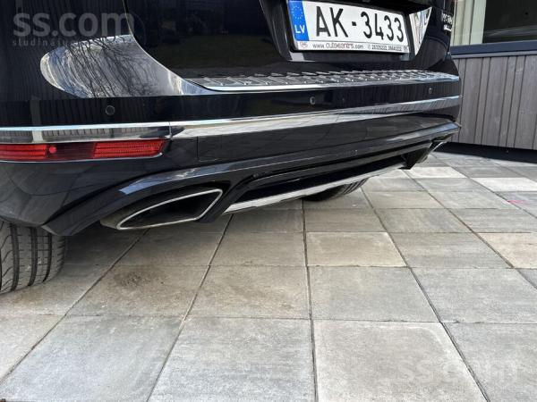 Black Volkswagen Touareg 2015 in Jurmala, with an engine capacity of 3.00 L and mileage of 249 thousand km for 15996 €, photo 6 on AUTOMOTO.COM.LV