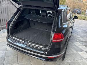 Melns Volkswagen Touareg 2015 Jūrmala, ar dzinēja tilpumu 3.00 L un nobraukumu 249 tūkst. km par 15996 €, foto 8 vietnē AUTOMOTO.COM.LV