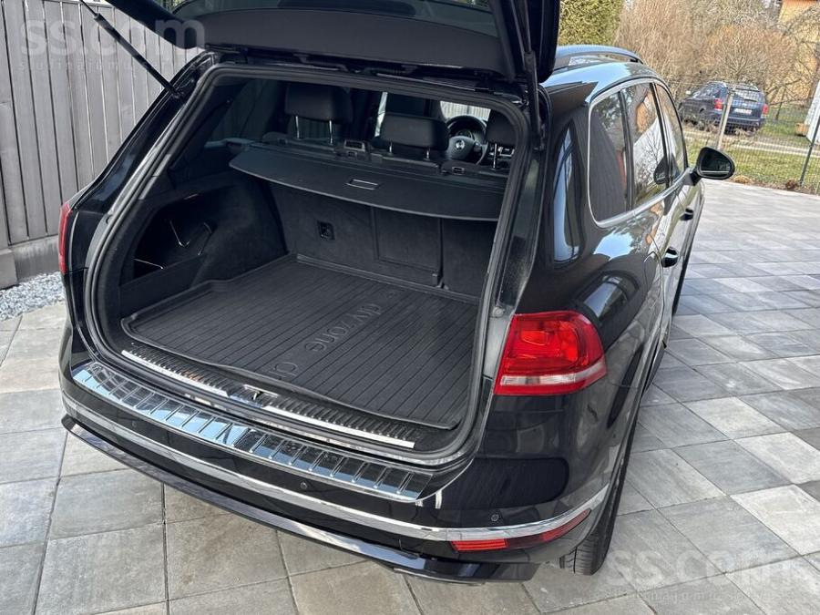 Melns Volkswagen Touareg 2015 Jūrmala, ar dzinēja tilpumu 3.00 L un nobraukumu 249 tūkst. km par 15996 €, foto 8 vietnē AUTOMOTO.COM.LV
