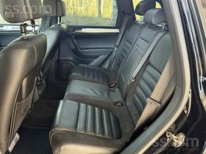 Melns Volkswagen Touareg 2015 Jūrmala, ar dzinēja tilpumu 3.00 L un nobraukumu 249 tūkst. km par 15996 €, foto 12 vietnē AUTOMOTO.COM.LV