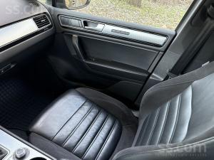 Melns Volkswagen Touareg 2015 Jūrmala, ar dzinēja tilpumu 3.00 L un nobraukumu 249 tūkst. km par 15996 €, foto 13 vietnē AUTOMOTO.COM.LV