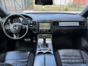Melns Volkswagen Touareg 2015 Jūrmala, ar dzinēja tilpumu 3.00 L un nobraukumu 249 tūkst. km par 15996 €, foto 15 vietnē AUTOMOTO.COM.LV