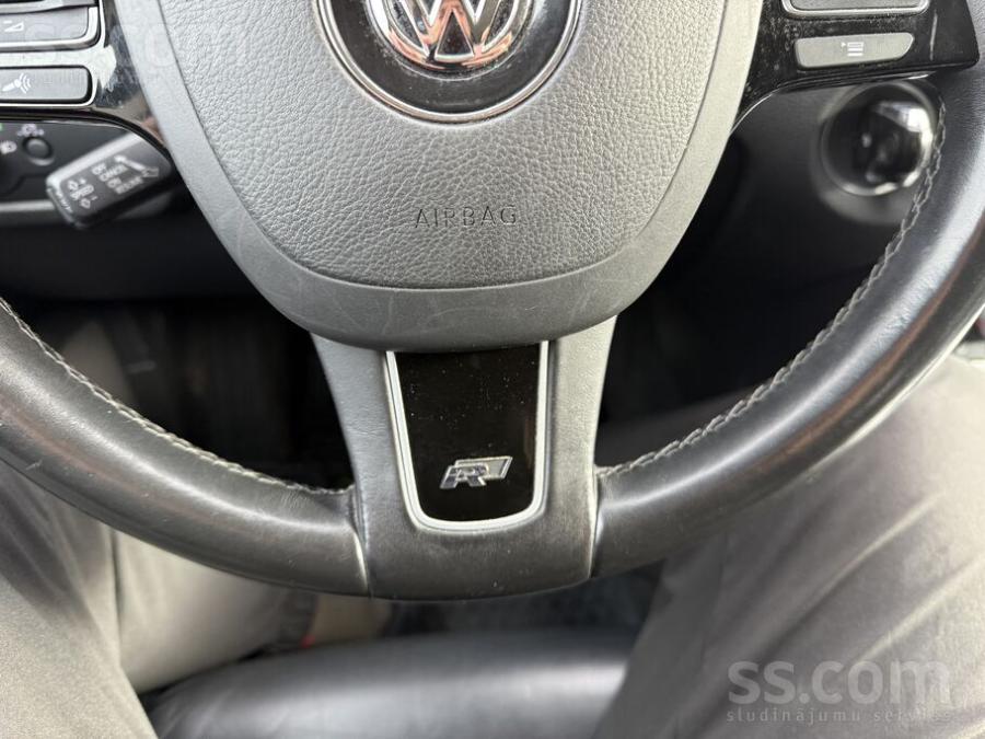 Melns Volkswagen Touareg 2015 Rīga, ar dzinēja tilpumu 3.00 L un nobraukumu 218 tūkst. km par 15990 €, foto 4 vietnē AUTOMOTO.COM.LV