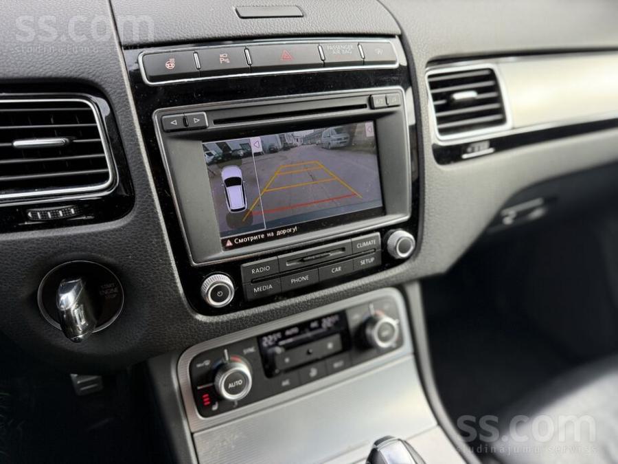 Melns Volkswagen Touareg 2015 Rīga, ar dzinēja tilpumu 3.00 L un nobraukumu 218 tūkst. km par 15990 €, foto 5 vietnē AUTOMOTO.COM.LV