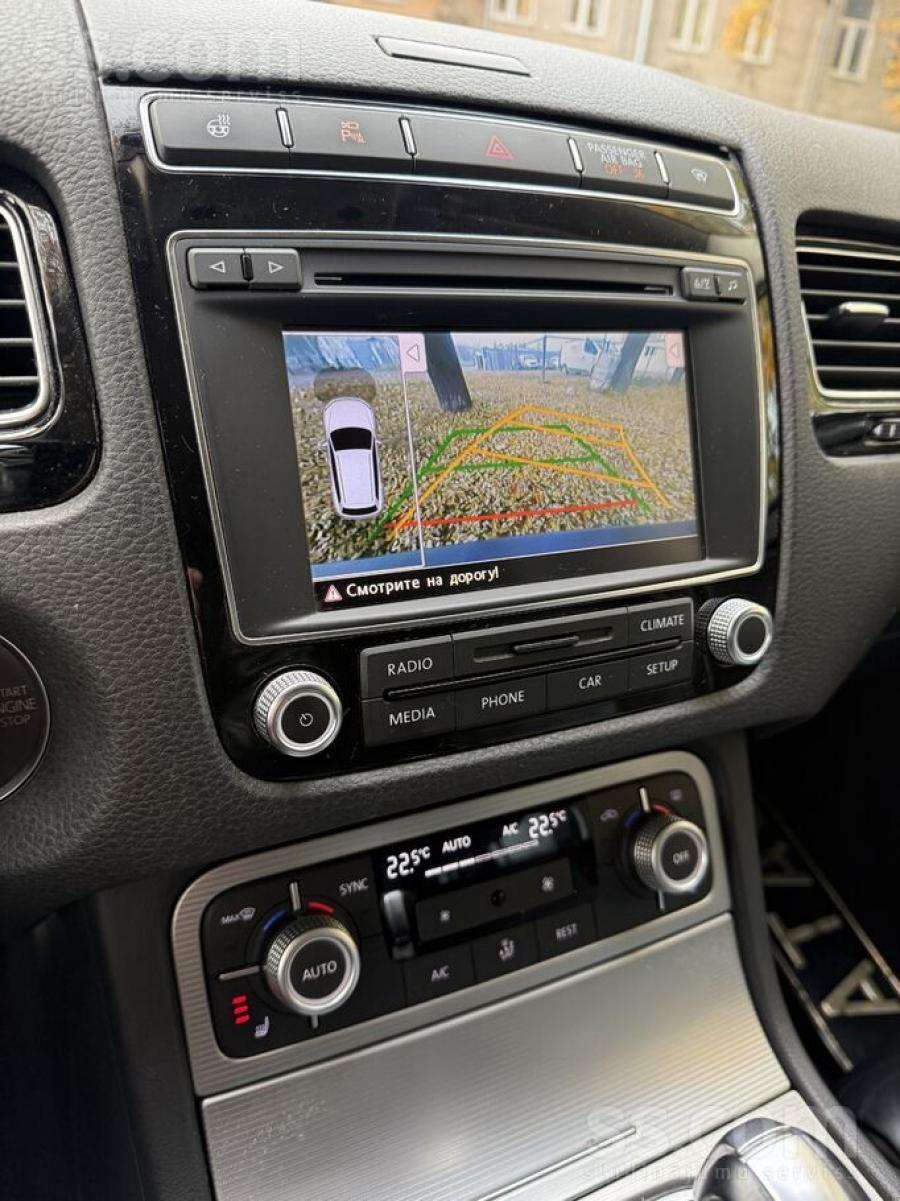 Melns Volkswagen Touareg 2015 Rīga, ar dzinēja tilpumu 3.00 L un nobraukumu 218 tūkst. km par 15990 €, foto 9 vietnē AUTOMOTO.COM.LV