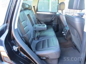Melns Volkswagen Touareg 2015 Rīga, ar dzinēja tilpumu 3.00 L un nobraukumu 190 tūkst. km par 15750 €, foto 16 vietnē AUTOMOTO.COM.LV