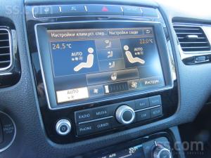 Melns Volkswagen Touareg 2015 Rīga, ar dzinēja tilpumu 3.00 L un nobraukumu 190 tūkst. km par 15750 €, foto 29 vietnē AUTOMOTO.COM.LV