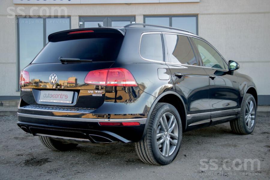 Melns Volkswagen Touareg 2015 Tukums, ar dzinēja tilpumu 3.00 L un nobraukumu 249 tūkst. km par 15996 €, foto 5 vietnē AUTOMOTO.COM.LV