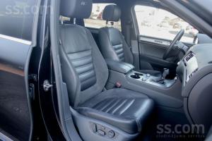 Melns Volkswagen Touareg 2015 Tukums, ar dzinēja tilpumu 3.00 L un nobraukumu 249 tūkst. km par 15996 €, foto 14 vietnē AUTOMOTO.COM.LV