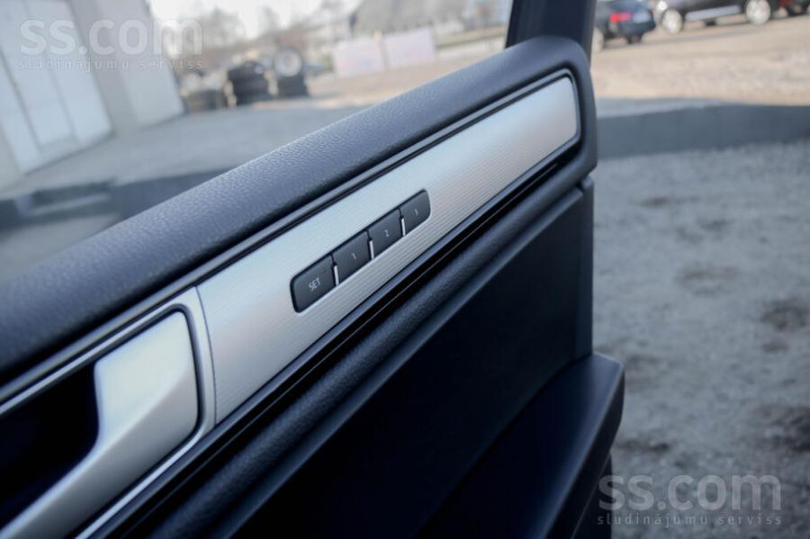 Melns Volkswagen Touareg 2015 Tukums, ar dzinēja tilpumu 3.00 L un nobraukumu 249 tūkst. km par 15996 €, foto 15 vietnē AUTOMOTO.COM.LV