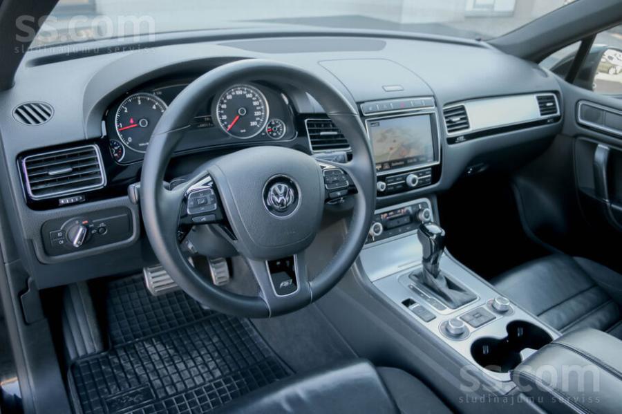 Melns Volkswagen Touareg 2015 Tukums, ar dzinēja tilpumu 3.00 L un nobraukumu 249 tūkst. km par 15996 €, foto 16 vietnē AUTOMOTO.COM.LV