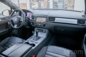 Melns Volkswagen Touareg 2015 Tukums, ar dzinēja tilpumu 3.00 L un nobraukumu 249 tūkst. km par 15996 €, foto 18 vietnē AUTOMOTO.COM.LV