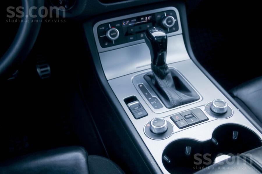Melns Volkswagen Touareg 2015 Tukums, ar dzinēja tilpumu 3.00 L un nobraukumu 249 tūkst. km par 15996 €, foto 22 vietnē AUTOMOTO.COM.LV