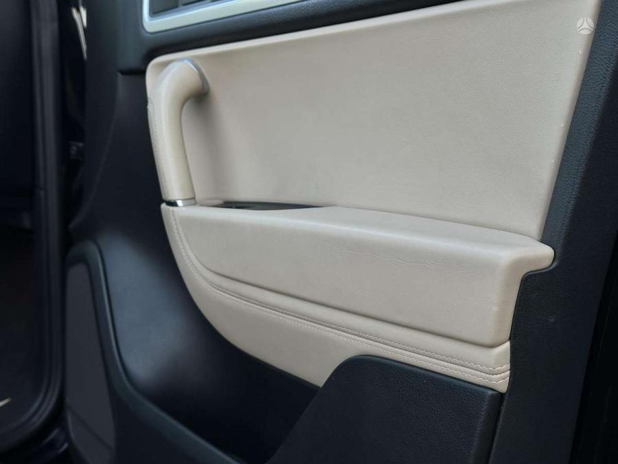 Melns Volkswagen Touareg 2015 Viļņa, ar dzinēja tilpumu 2.97 L un nobraukumu 190 tūkst. km par 18250 €, foto 24 vietnē AUTOMOTO.COM.LV