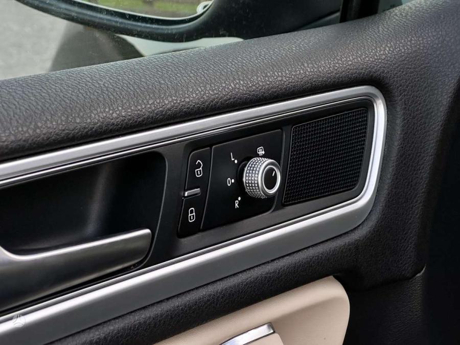 Melns Volkswagen Touareg 2015 Viļņa, ar dzinēja tilpumu 2.97 L un nobraukumu 190 tūkst. km par 18250 €, foto 31 vietnē AUTOMOTO.COM.LV