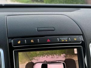 Melns Volkswagen Touareg 2015 Viļņa, ar dzinēja tilpumu 2.97 L un nobraukumu 190 tūkst. km par 18250 €, foto 45 vietnē AUTOMOTO.COM.LV