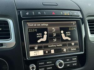 Melns Volkswagen Touareg 2015 Viļņa, ar dzinēja tilpumu 2.97 L un nobraukumu 190 tūkst. km par 18250 €, foto 50 vietnē AUTOMOTO.COM.LV