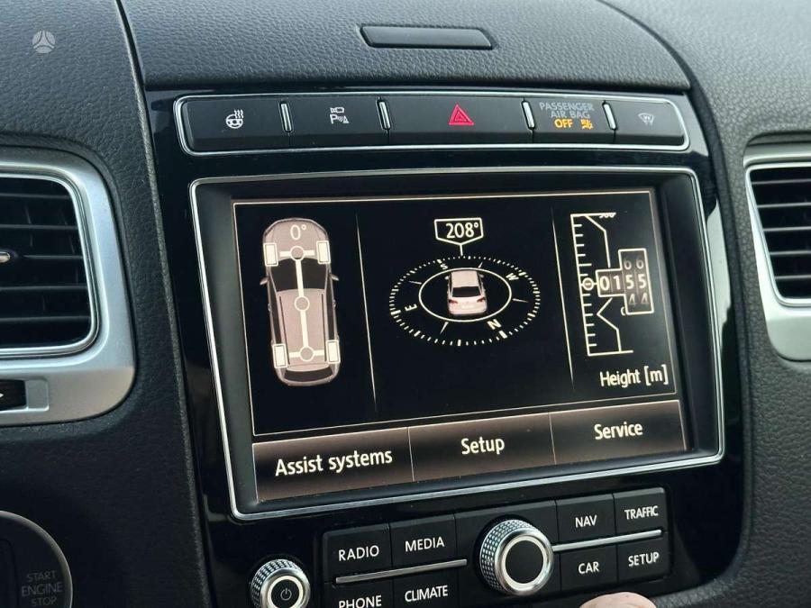 Melns Volkswagen Touareg 2015 Viļņa, ar dzinēja tilpumu 2.97 L un nobraukumu 190 tūkst. km par 18250 €, foto 51 vietnē AUTOMOTO.COM.LV