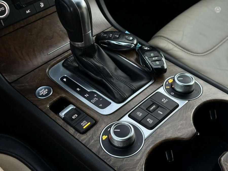 Melns Volkswagen Touareg 2015 Viļņa, ar dzinēja tilpumu 2.97 L un nobraukumu 190 tūkst. km par 18250 €, foto 58 vietnē AUTOMOTO.COM.LV